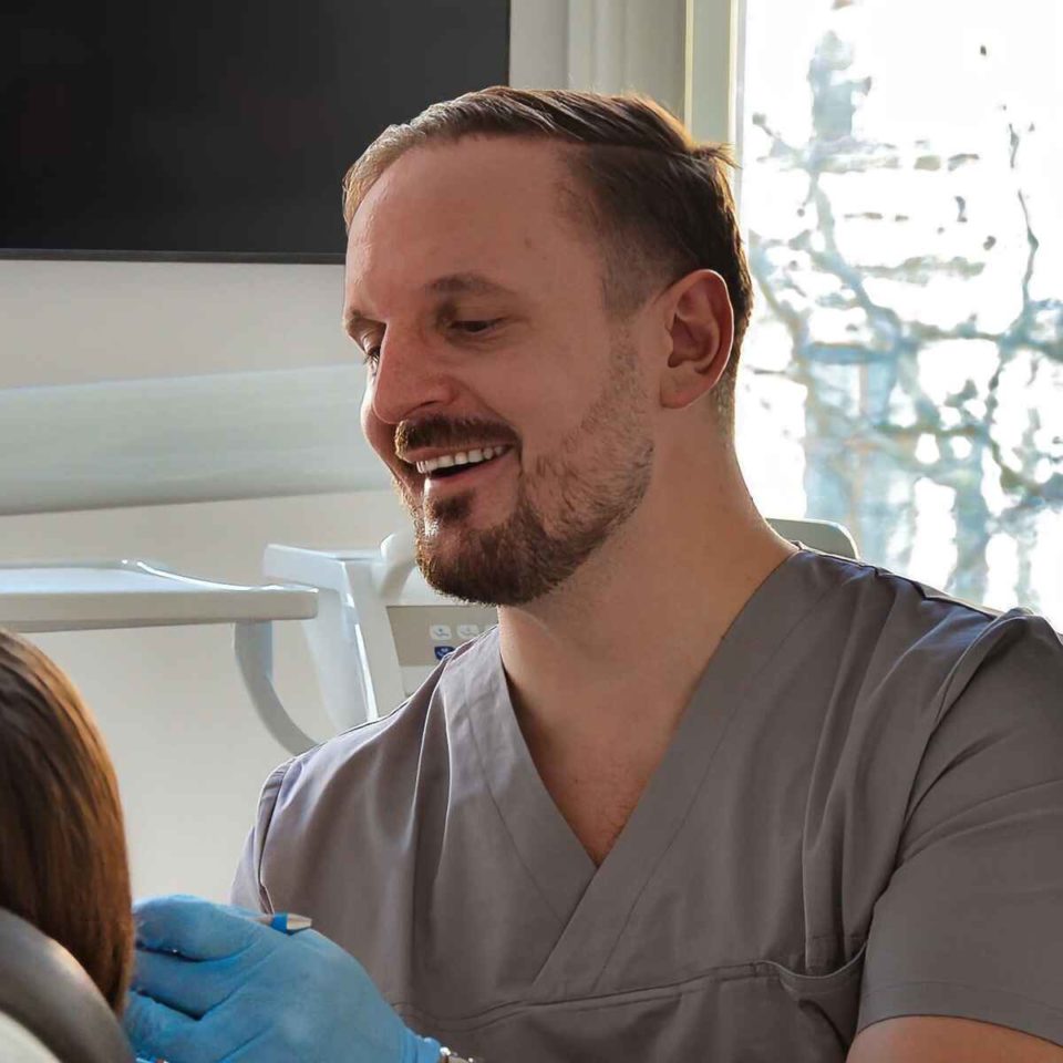 Zahnästhetik & Implantologie, 2380 Perchtoldsdorf - DDr. Ivan Simic